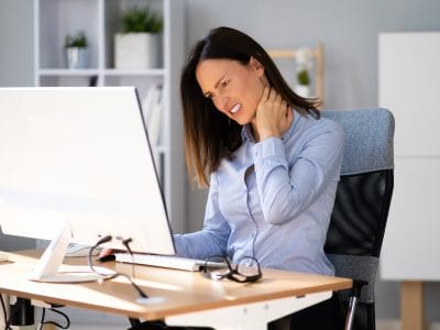 Maintaining a Good Posture and Healthy Work Habits for Office Workers
